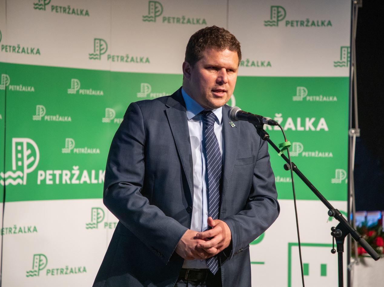 Starosta Ján Hrčka: Mesto nám dlhuje takmer dva milióny eur - Petržalka