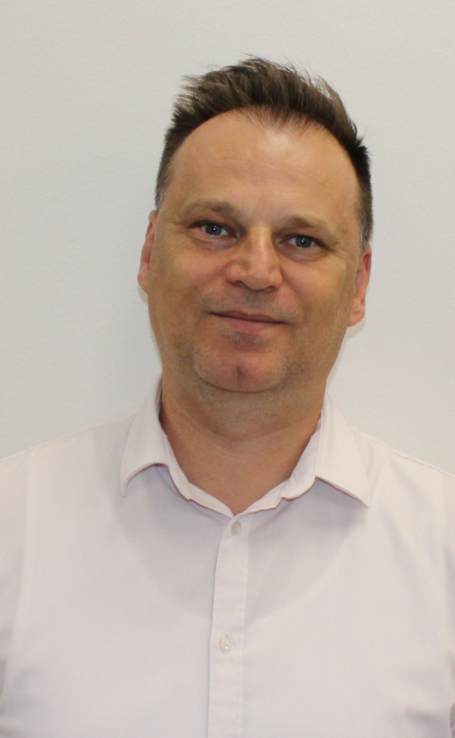 JUDr. PhDr. Ing. Juraj Mravec, PhD, MBA - Petržalka